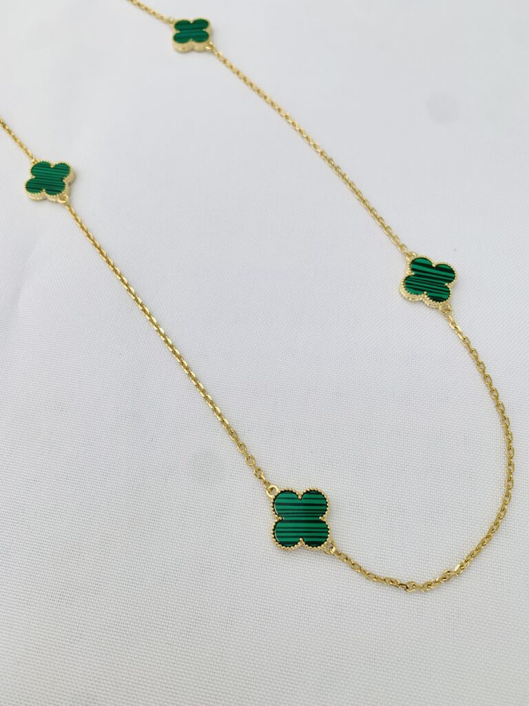 Colar Trevo Longo Malaquita - em banho ouro 18K - Fina Joias e Semijoias